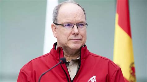 Albert Ii De Monaco Prend La Pose Avec Deux De Ses Enfants Illégitimes