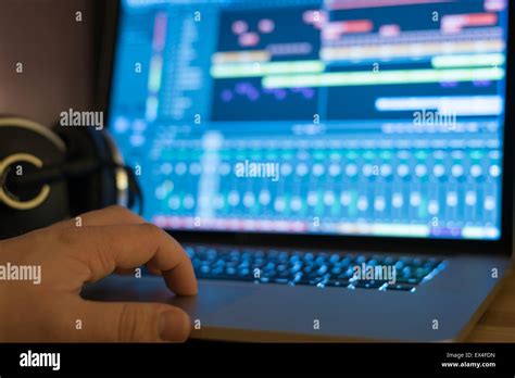 Digital Audio Workstation Background Hi Res Stock Photography And Images Alamy