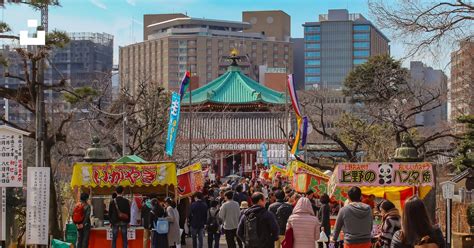 축제에 모인 군중 사진 Unsplash의 무료 축제 이미지