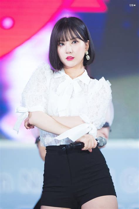 Eun Ha 은하 Kpopirlgroup Gfriend Yeojachingu Eunha Stage Outfit 은하 ウナ 여자친구 © 단꿈 Do