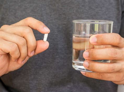 Inverse psoriasis vs. intertrigo: Symptoms, causes, and identification