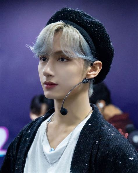 Jun Svt “ World” Behind Sketch 220818 Blue Hair Gold Aesthetic Blue Aesthetic