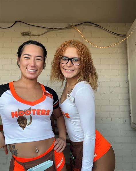 Gorgeous Babes Rhooters