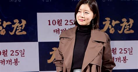 엑s Hd포토 유선 은근히 섹시한 코트속 각선미