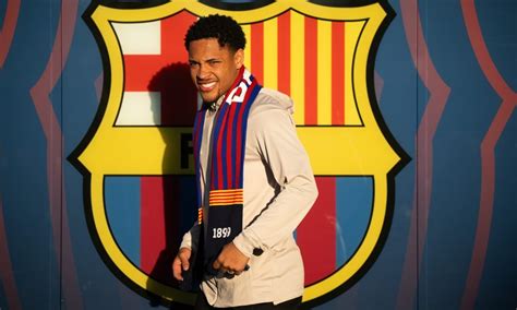 Official Vitor Roque Will Wear No 19 At Barcelona Barca Universal