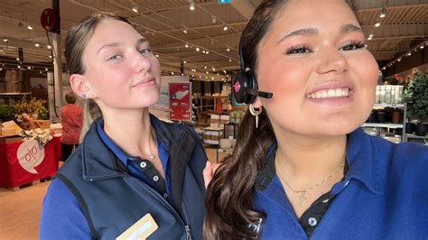 Lyn Torden Vilte Og Louise Stakk Hodet Ut Døra Og Skvatt Til Vi