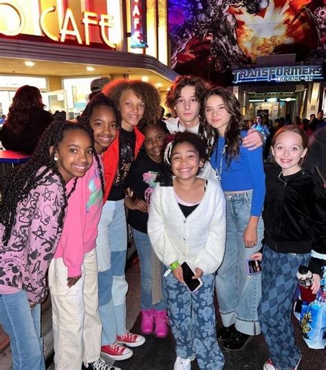 Mason Thames And Madeleine Mcgraw With Fans Old Actress Madeleine Black