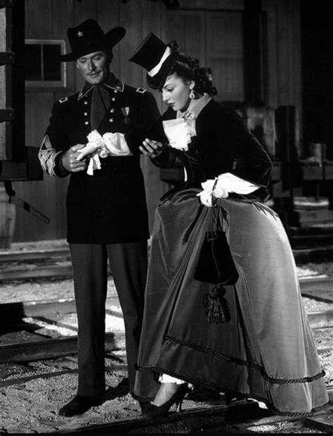 Cineclassic Errol Flynn E Olivia De Havilland In La Storia Del