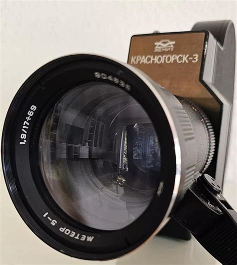 Does the front plate colour of the Krasnogorsk 3 have any meaning? : r/16mm