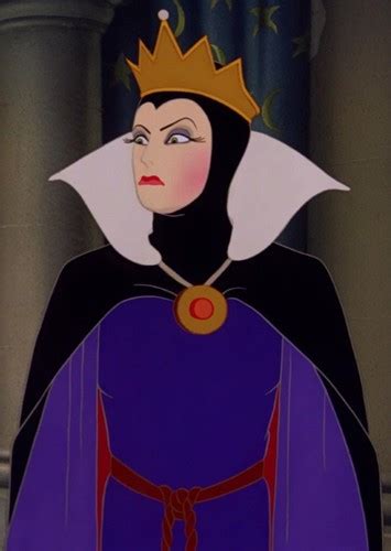 Fan Casting Julianne Moore As Evil Queen In Snow White And The Seven