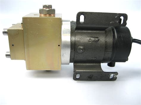 Simrad Robertson Rpu80 Reversible Hydraulic Autopilot Pump Max Marine