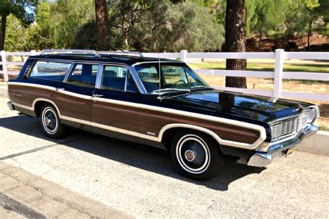 Stunning 1968 Ford Country Squire Wagon