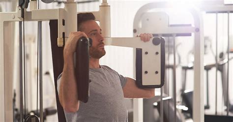 How And Why To Use A Pec Deck Machine