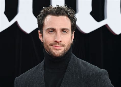 Netflixs ‘gritty And ‘sexy Crime Drama Proves That Theo James Should