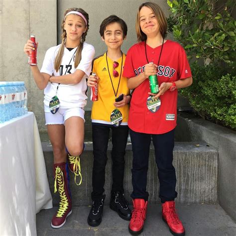 Nicky Ricky Dicky And Dawn Nrdd