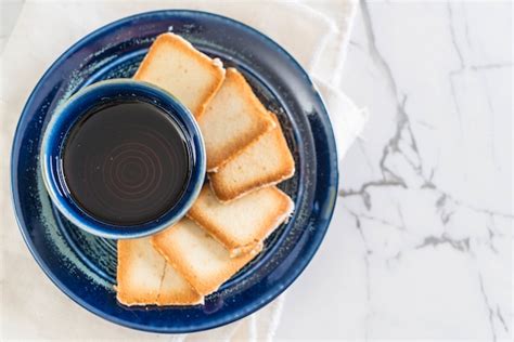 Premium Photo Tea With Biscuit