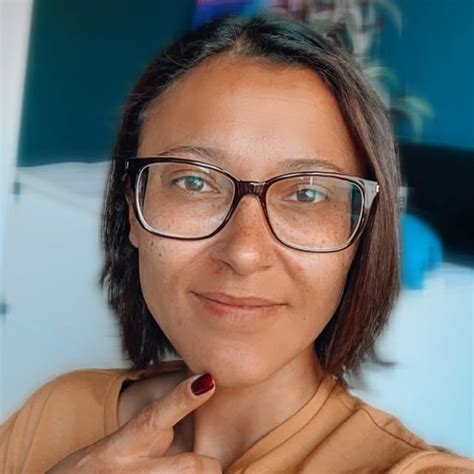 Bee Beeontour • Threads Say More Bee Beeontour • Threads Say More