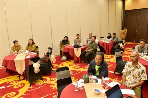 Album "Identifikasi Potensi Kolaborasi antara Pengelola Perhutanan Sosial dan Sektor Swasta ...