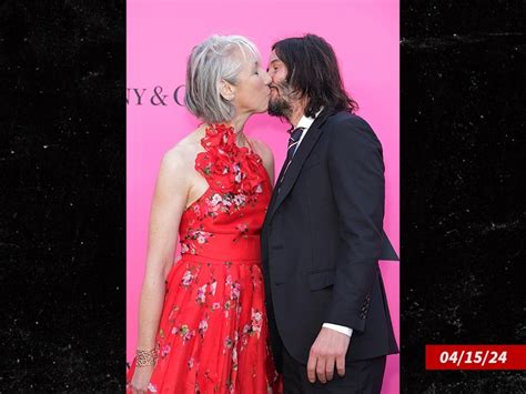 Keanu Reeves Kisses Girlfriend Alexandra Grant With Eyes Open Again
