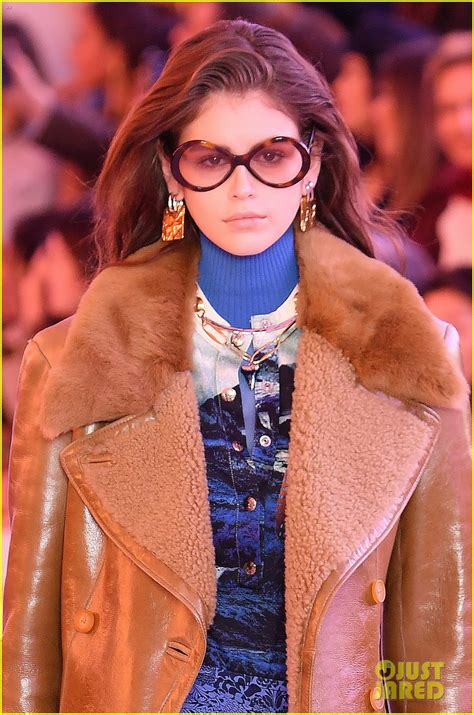 Kaia Gerber Works The Chloe Runway During Paris Fashion Week Photo 4249866 Kaia Gerber Photos