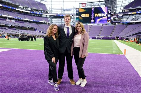 2024 Was One To Remember Thankful X1000 For These Two Who Work So Hard To Help Make Us Bank