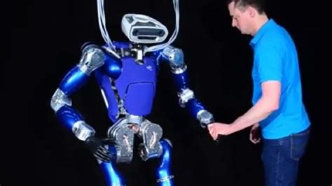 Video Unul Dintre Cei Mai Performanți Roboți Umanoizi Din Lume A Fost Construit De Români