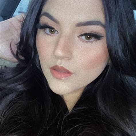 Isabel Chavezs Amazon Page