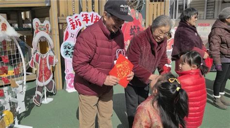 春晚 种花爷爷”进校园，播撒爱与自然的种子