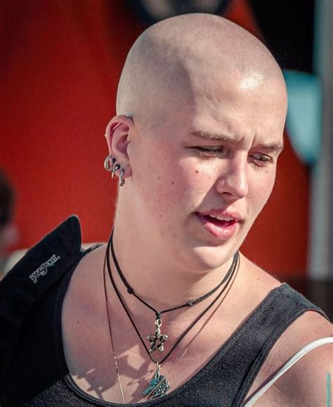 Pin By Mauricio Silva On Beautiful Bald Girls Bald Women Shaved Head Women Bald Head Women