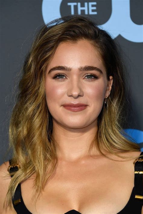 Poppy Wright A Quirky Woman We Met On Vacation Haley Richardson Hollywood Actresses