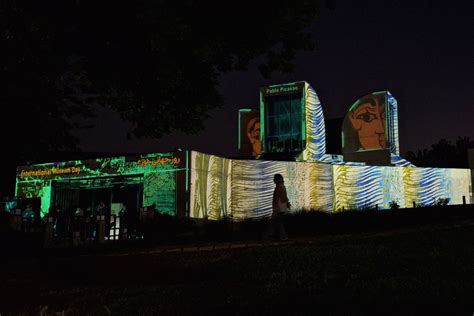 شب نقش و نور؛ شاهکارهای موزه هنرهای معاصر بر دیوار کجارو