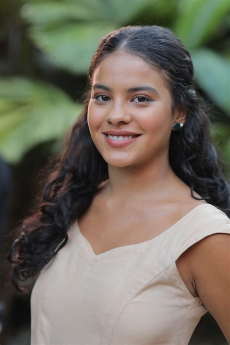 Atriz Bella Campos Da Novela Pantanal Estrela Homenagem Ao Centro Oeste Capital S A