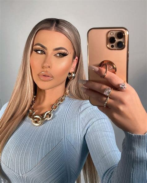 89 6k Likes 1 070 Comments Amra Olević Reyes Amrezy On Instagram