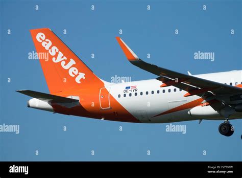Easyjet Plane Tail Fin Logo Aircraft Landing Airplane Aeroplane Jetliner Passenger Jet Airliner