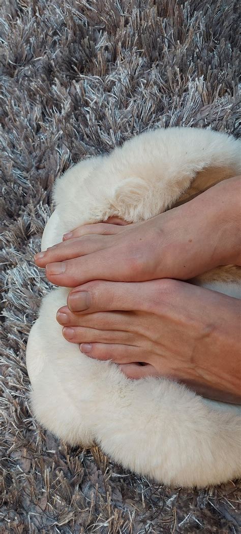 Long Bare Toes R Longersecondtoes