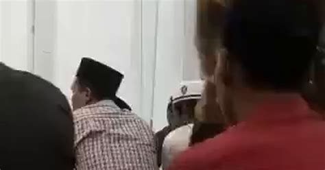 Tolong Ingfokan Masjid Terdekat Lurr This Is Indonesian Post 9gag