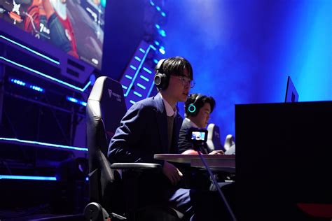 Playing A Different Keyboard Sights From T1con 2023 볼텍스 게이밍