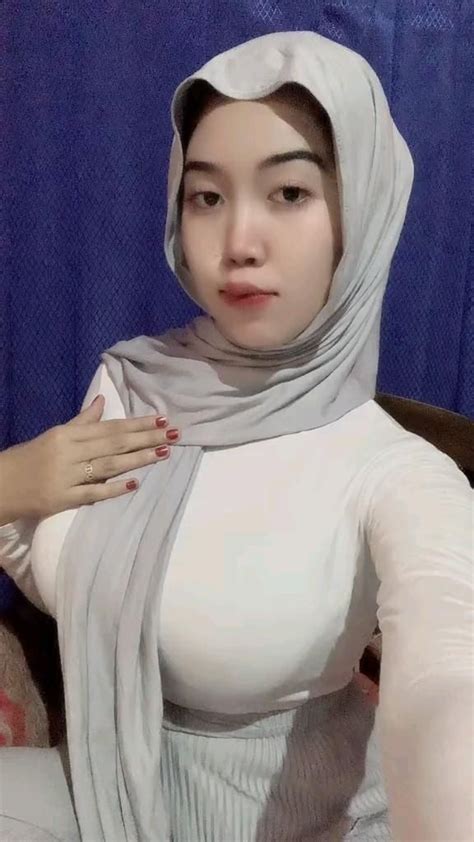 pasti bikin tegang di 2025 | Gadis berjilbab, Bola basket wanita, Wanita berlekuk