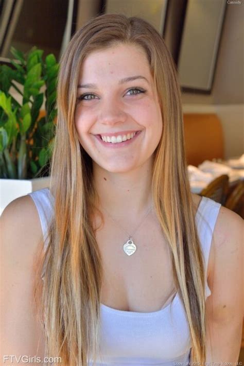 Aubrey Snow Wallpicsnet Wallpapers Photos Pictures Backgrounds