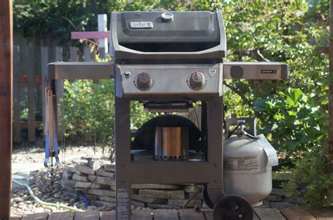 Weber Spirit Ii Review This Small Gas Grill Is Trusty And Modest Gear