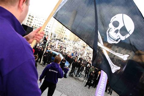 Pirate Bay Is Taken Offline As Swedish Police Seize Servers In