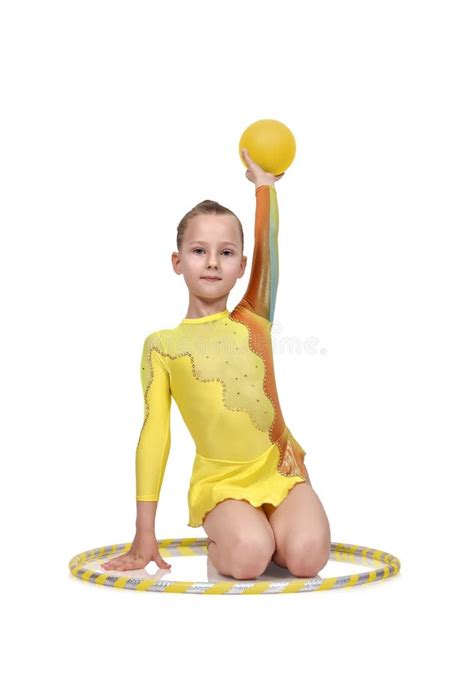 Fille Avec Le Cercle Et La Boule De Danse Polynésienne Photo Stock