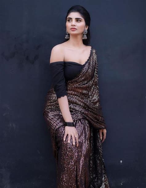 Jabardasth Varsha హాట్ షోతో హీటు పెంచేసిన వర్ష అరాచకమైన ఫోజులతో రచ్చ