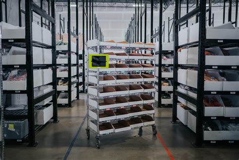 Batch Picking Multiple Ortders Fulfilled Warehouse Os