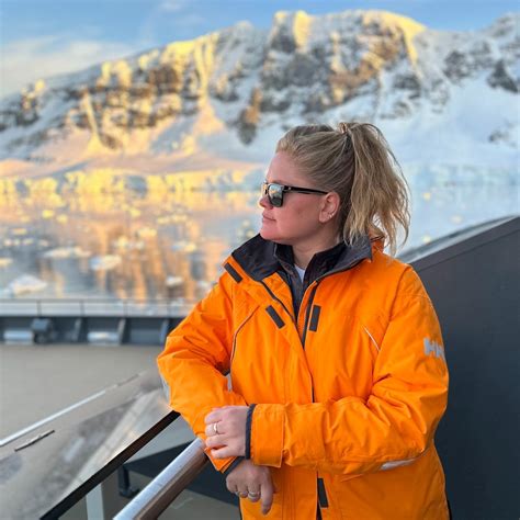 Leah Harding Official Website