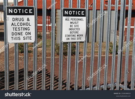 10 Imágenes Fotos De Stock Objetos En 3d Y Vectores Sobre Workplace