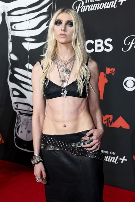 Taylor Momsen Nude See Through Pics 12thblog