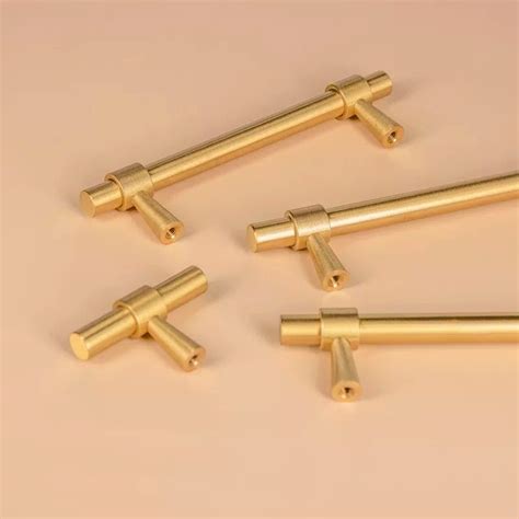 Lori Tonn Furniture Handle Articture