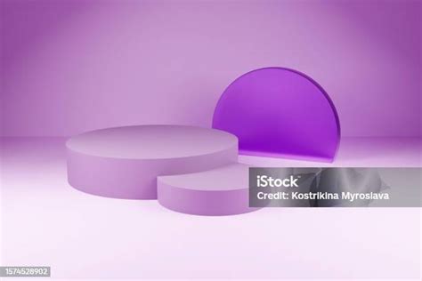 밝은 보라색 색상의 기둥 연단 제품을 표시하기 위해 장면을 모의 쇼케이스 상점 앞 디스플레이 케이스 3d 렌더링 3차원 형태에