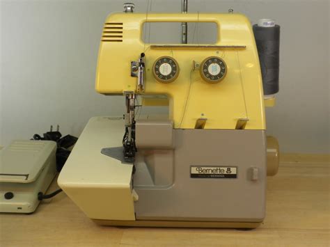 Bernina Bernette 203 Overlocker Serger Sewing Machine Wfoot Pedal